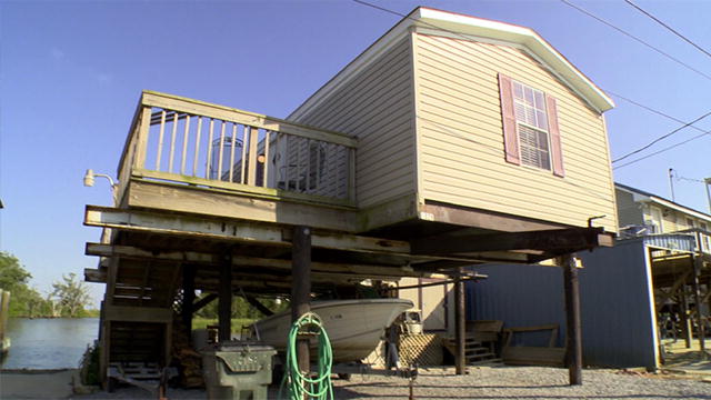 Elevated Mobile Home | Buying the Bayou | Destination America